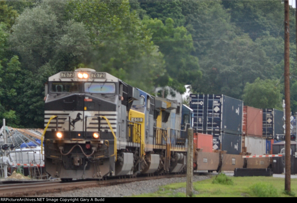NORFOLK SOUTHERN ON THE CSX RIVERLINE